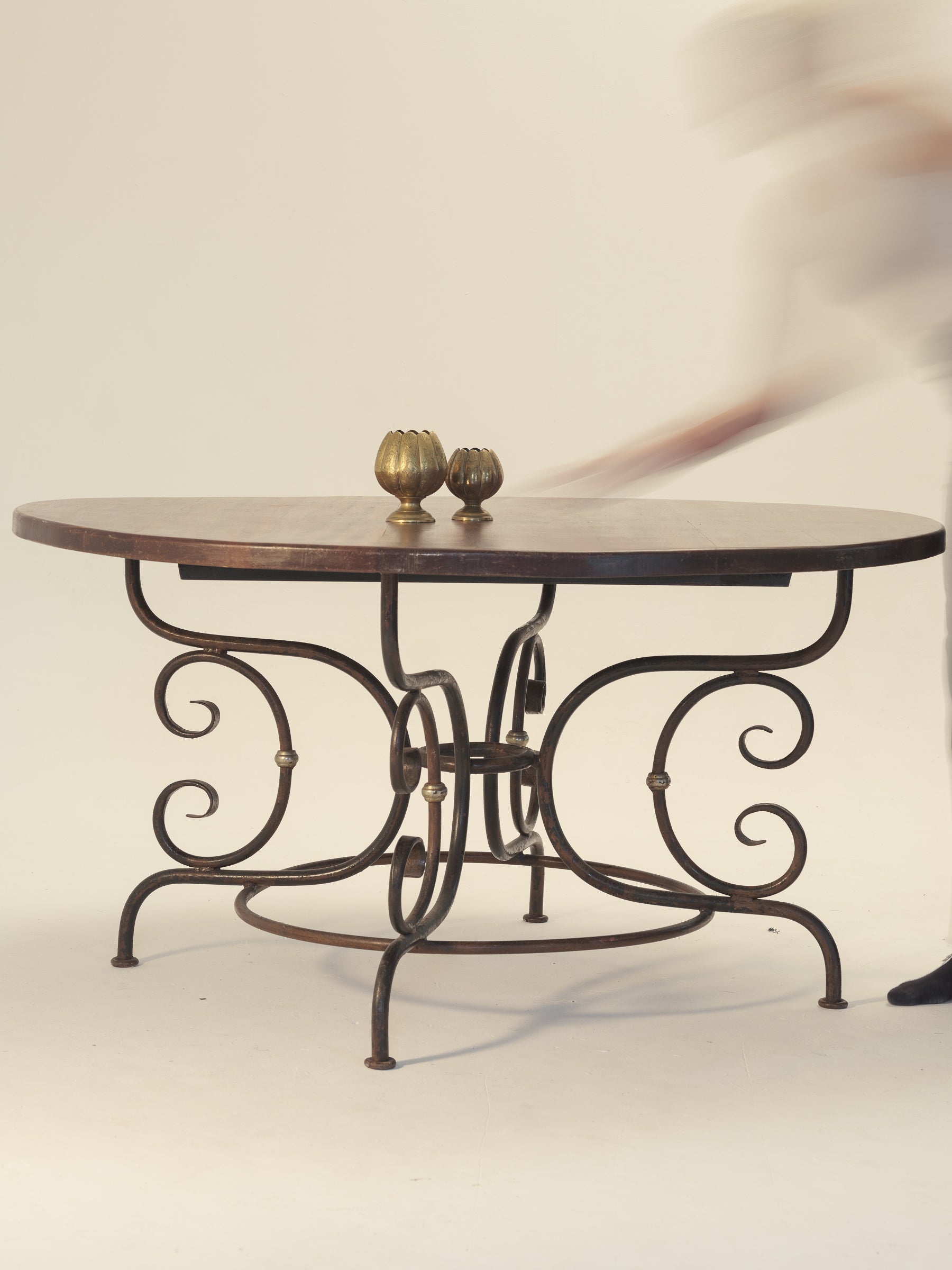 Ornate French Iron Work table with Brass Accents Round Table – AlbionNord