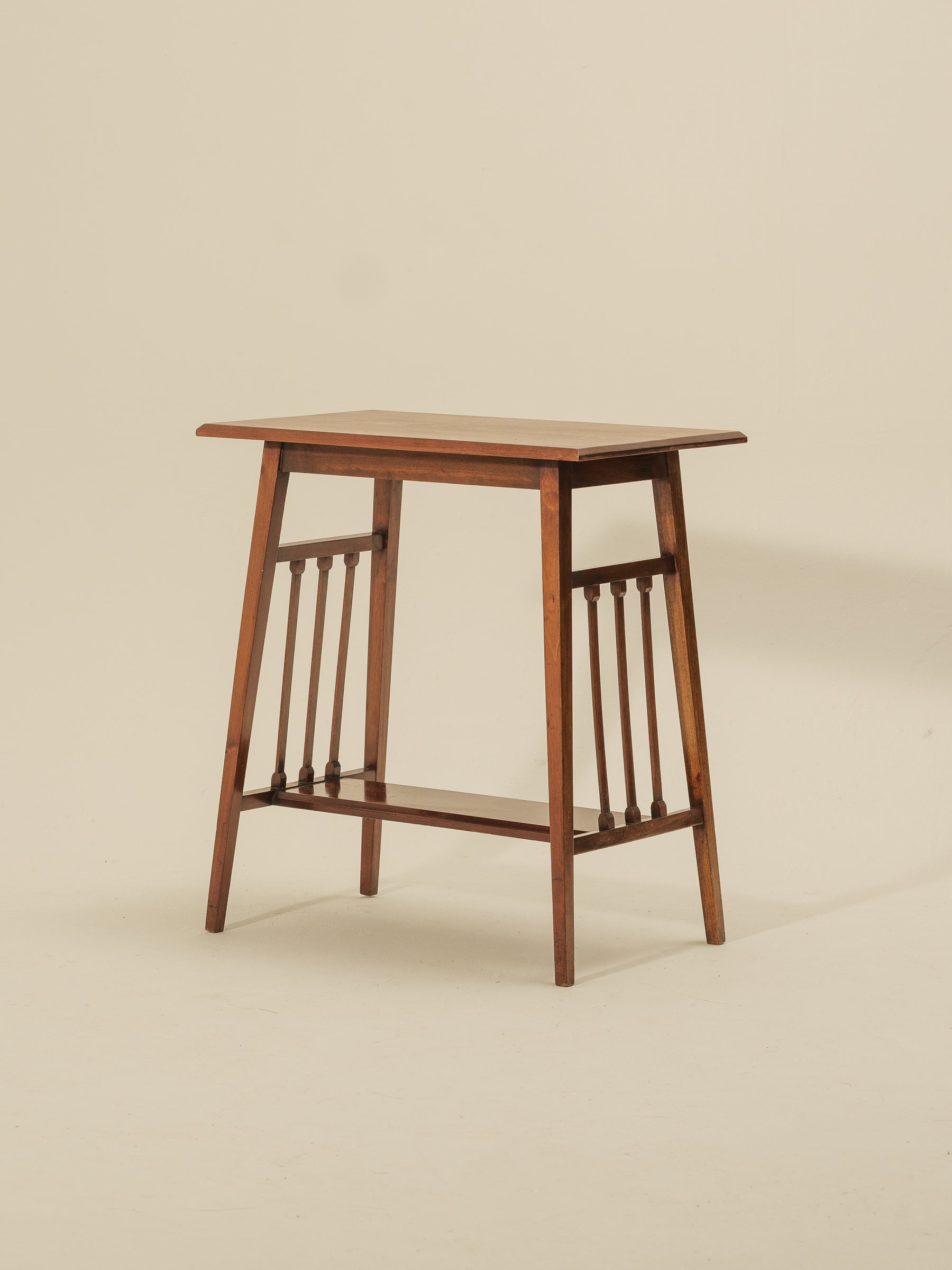 Arts & Crafts Side Table – AlbionNord